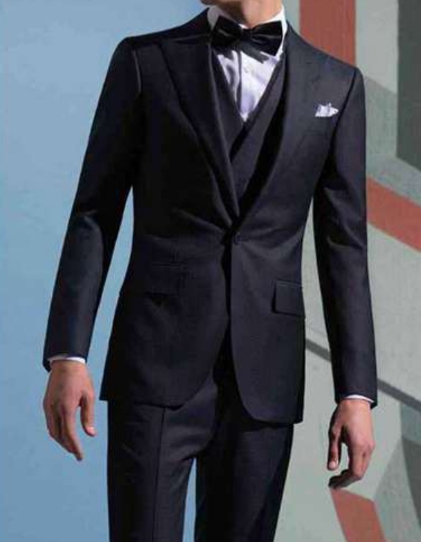 244 – Rent a Suit in Singapore – Suits Hire – Suits Rental